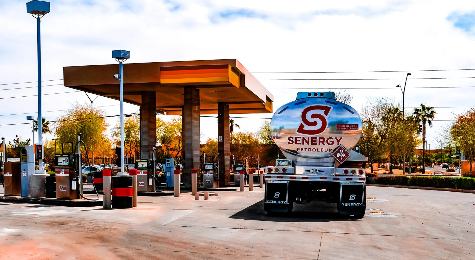 How Cardlock Systems Improve Fleet Fueling Efficiency – Senergy Petroleum